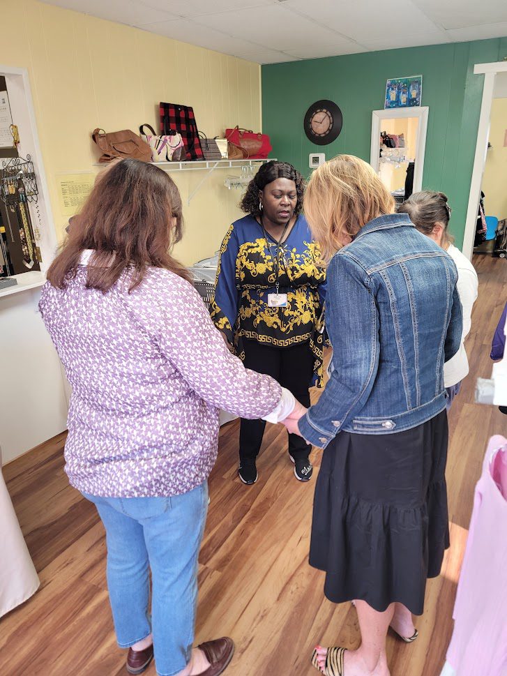 Volunteer - Women's Clothes Closet
